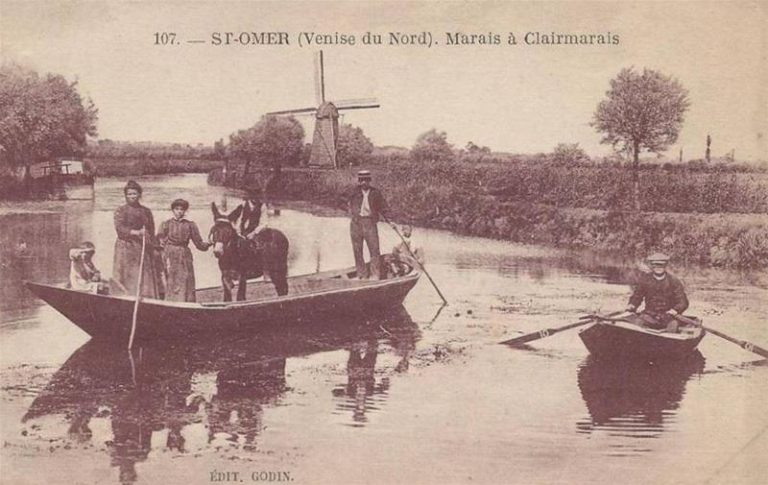 The bacôve: a large traditional boat from the Saint-Omer marshes